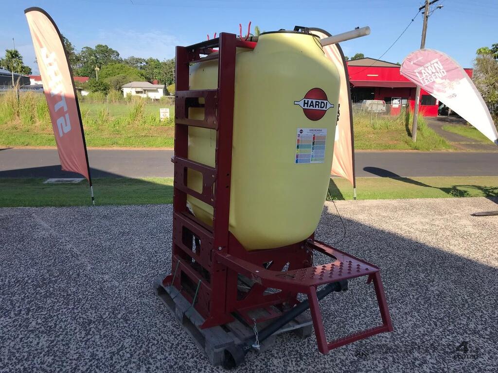 Used hardi MASTER LINKAGE 1000L Spray Tanks in GARBUTT, QLD