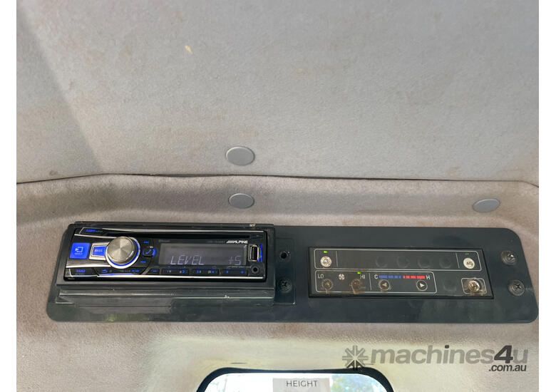 Used 2014 komatsu GD555-5 Grader in , - Listed on Machines4u