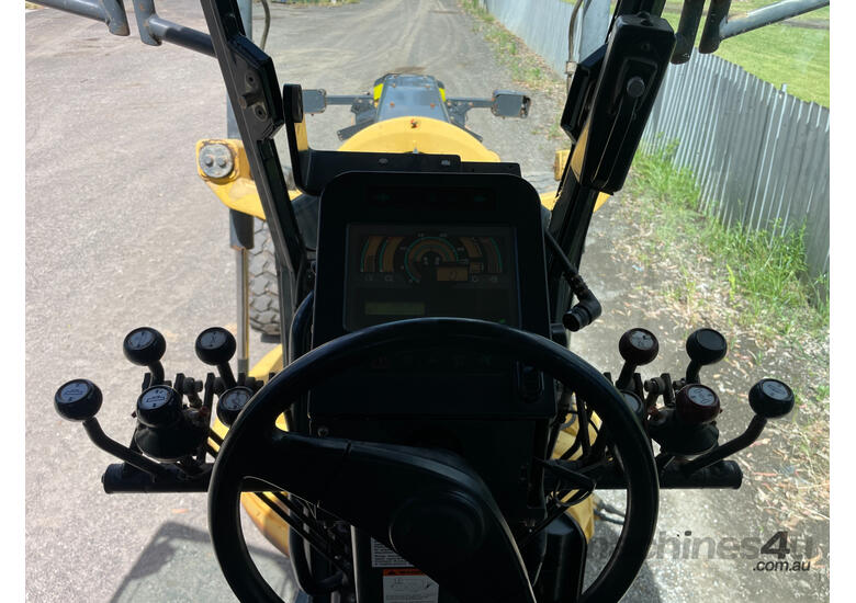 Used 2014 komatsu GD555-5 Grader in , - Listed on Machines4u