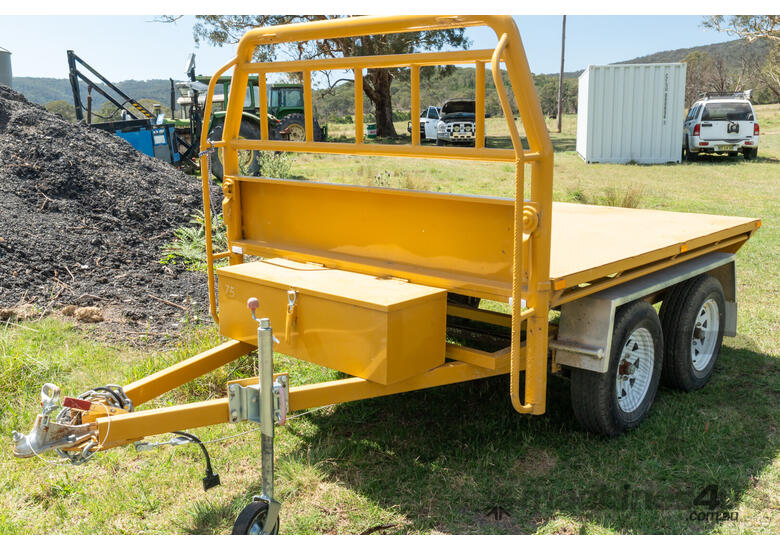 Buy Used Trailway 12 1994 Trailway Dual Axle Table Top Without Fittings ...