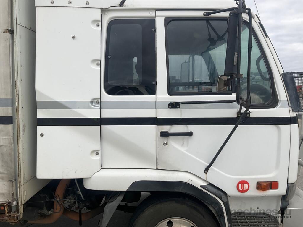 Buy Used 1998 nissan ud MK-235 Trucks (1113481)