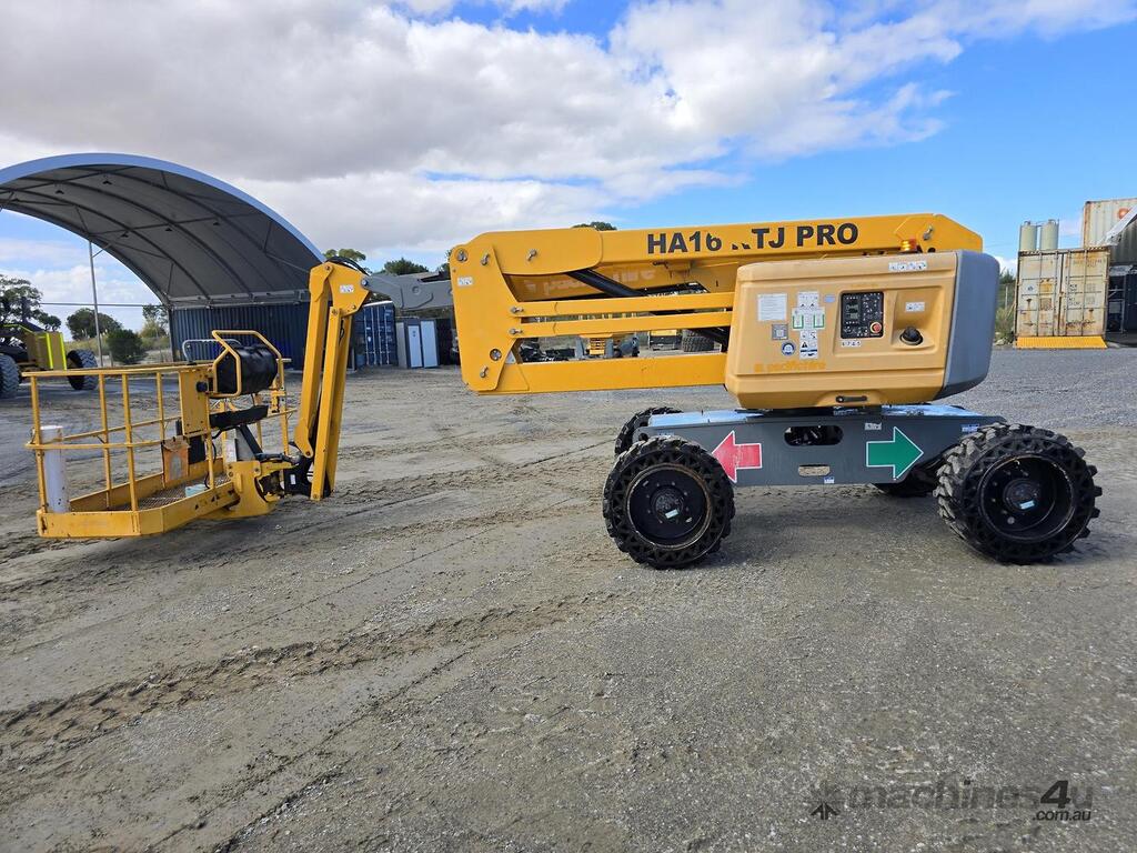 Used 2016 haulotte HA 16 RTJ PRO Articulated Boom Lifts (1118681)