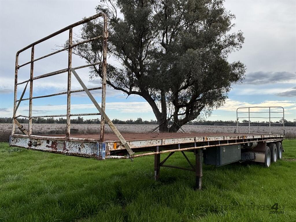 Buy Used 1985 freighter 1985 FREIGHTER TRIAXLE FLAT TOP Trailers (1151181) - Listed on Machines4u