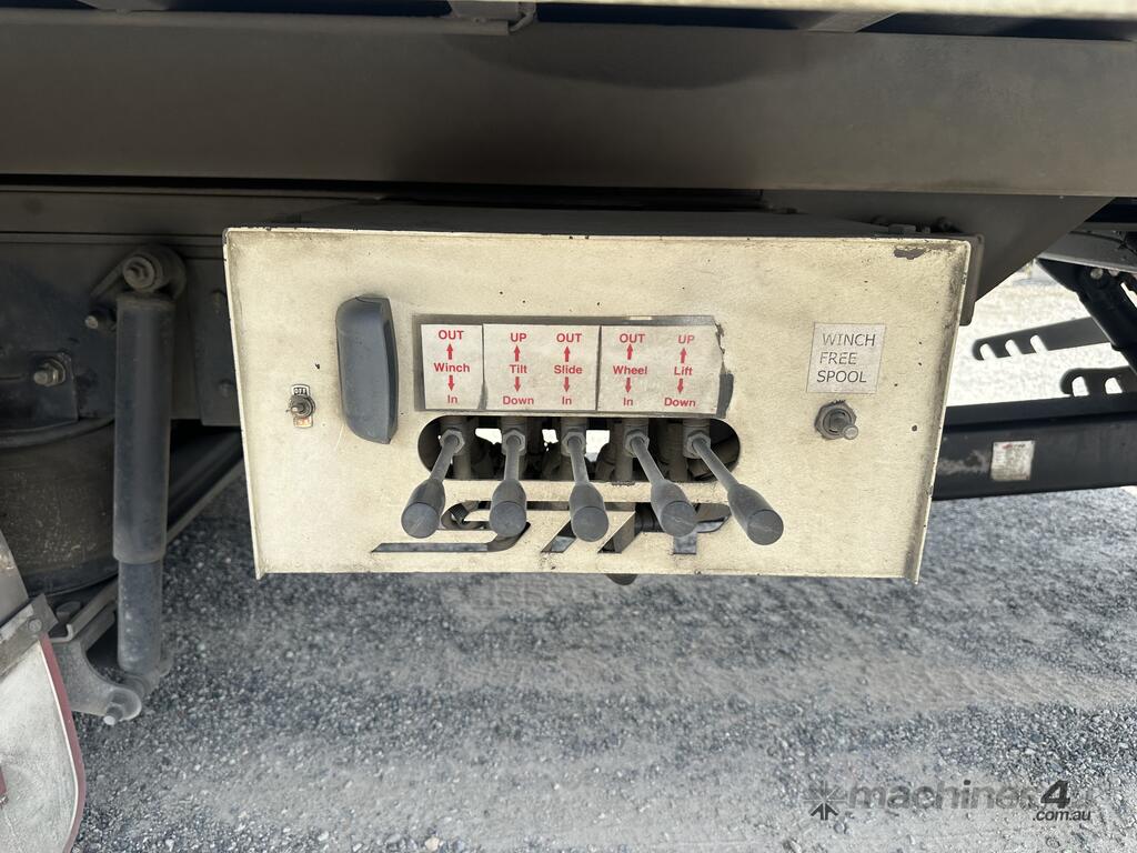 Buy Used Hino 2016 Hino FG500 1426 Tilt Tray 4x2 Tilt Tray Trucks (1199681)