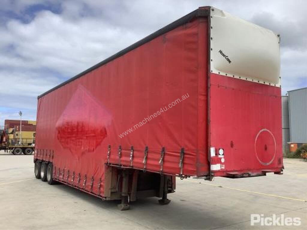 Buy Used barker HEAVY DUTY TRIAXLE Tipper Trucks in , - Listed on ...