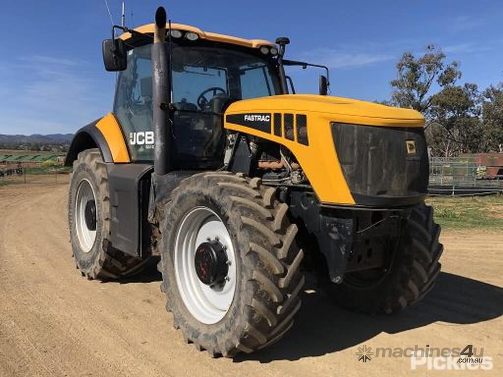 Used jcb Fastrac 8310 4WD Tractors 200+hp in , - Listed on Machines4u
