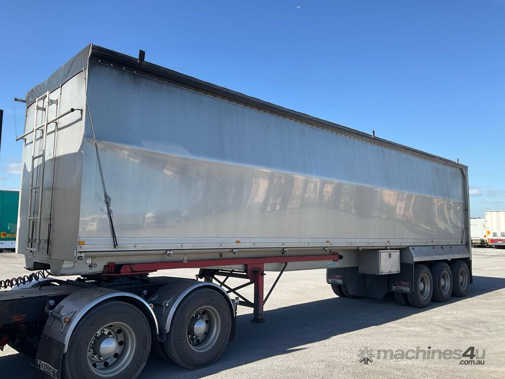 Buy Used 2003 Sloanbuilt Trailers 2003 Sloanbuilt Trailers Tri Axle ...