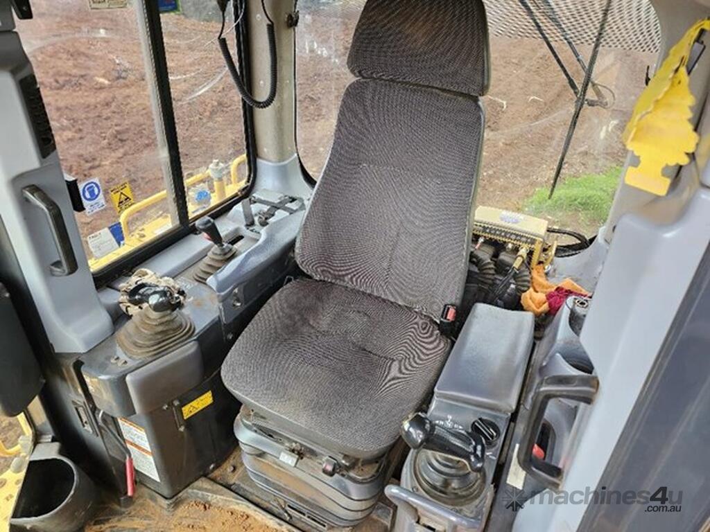 Used 2011 komatsu D65EX-16 Dozer in TRARALGON, VIC