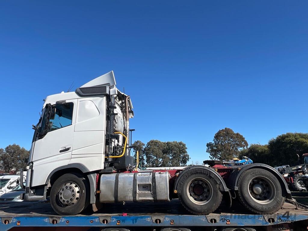 Buy Used 2014 Volvo FH Series 4 Pantech Truck (1159583)