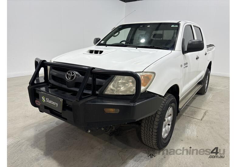 Buy Used Toyota 2006 Toyota Hilux SR 4x4 Dual Cab Utility Diesel Manual ...