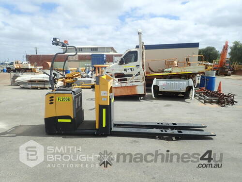 Used 2016 CROWN GPC3060PL LOW LEVEL ORDER PICKER Stock Pickers in ...