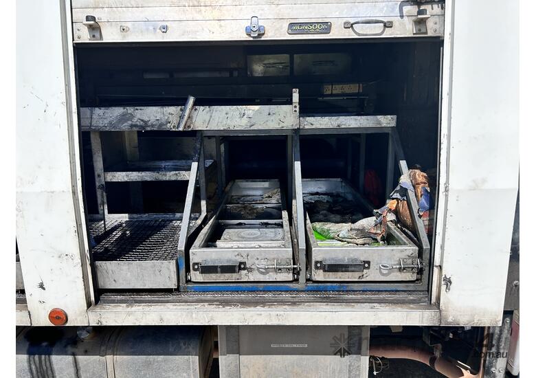 Buy Used 2005 Hino 2005 Hino Dutro 7500 4x2 Service Truck Council Asset Trucks in , - Listed on ...