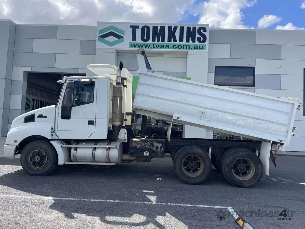 Buy Used Iveco POWERSTAR Tipper Trucks in , - Listed on Machines4u