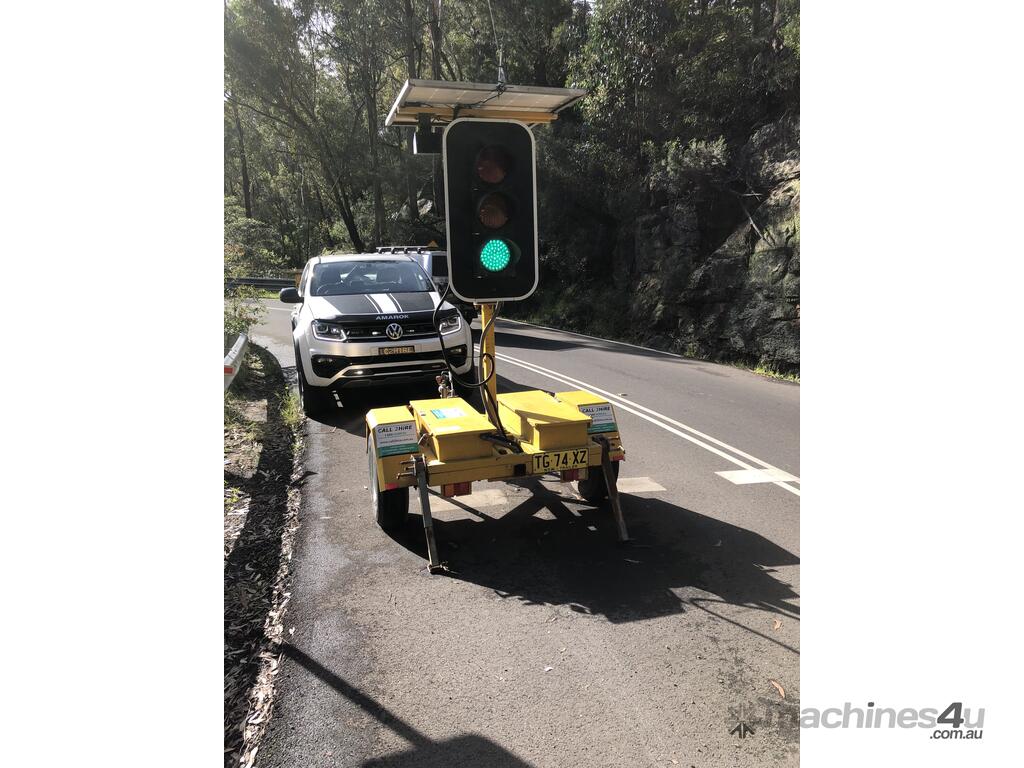 Hire bartco MOBILE TRAFFIC LIGHTS Traffic Trailer (585985)
