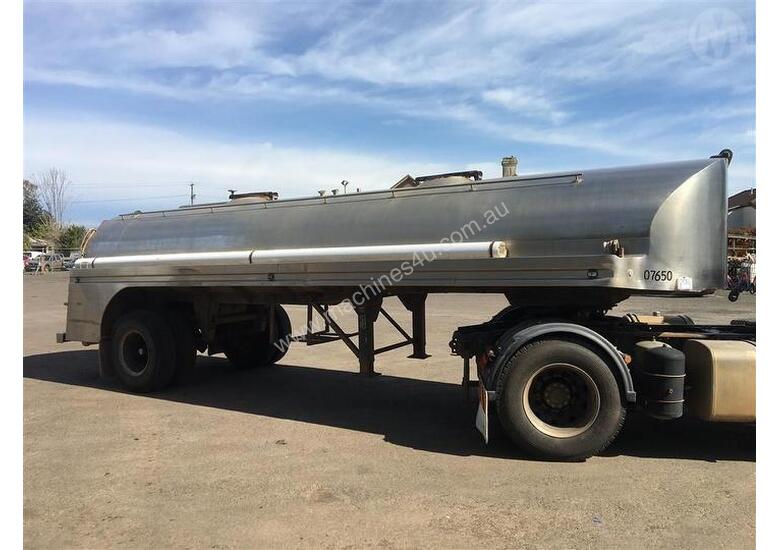 Buy Used tieman Tieman 7000litre Water Tank Trailer in , - Listed on ...