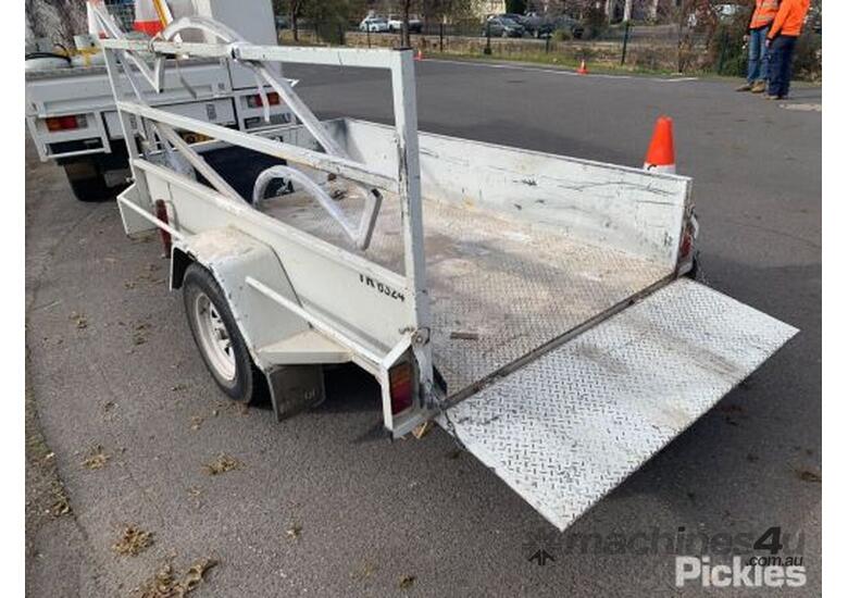 Buy Used 2019 Major Box 2019 Major Box Single Axle Tipping Plant ...