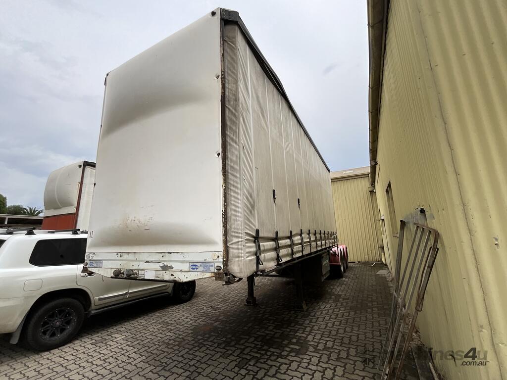 Buy Used 2003 southern cross 2003 Southern cross Tri axle A Trailer ...