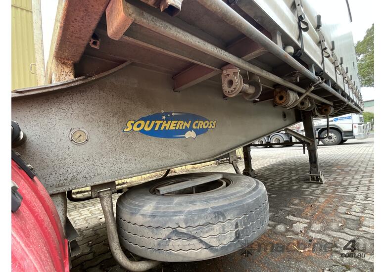 Buy Used 2003 southern cross 2003 Southern cross Tri axle A Trailer ...