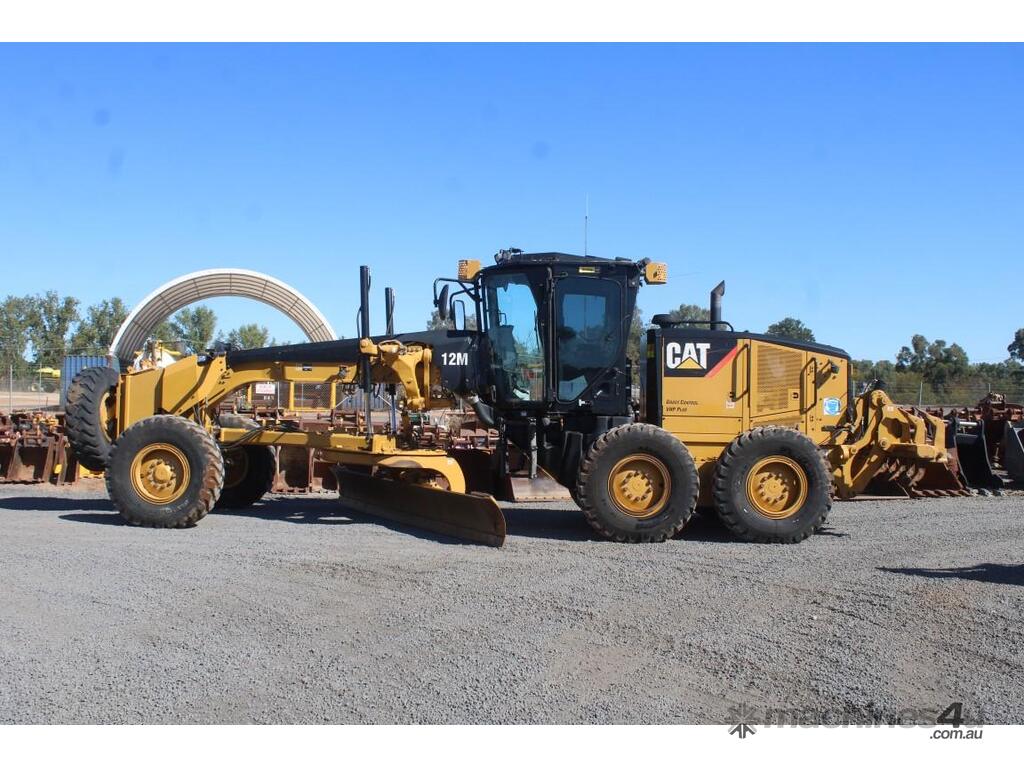Used 2016 Caterpillar 12M Grader (1118587)