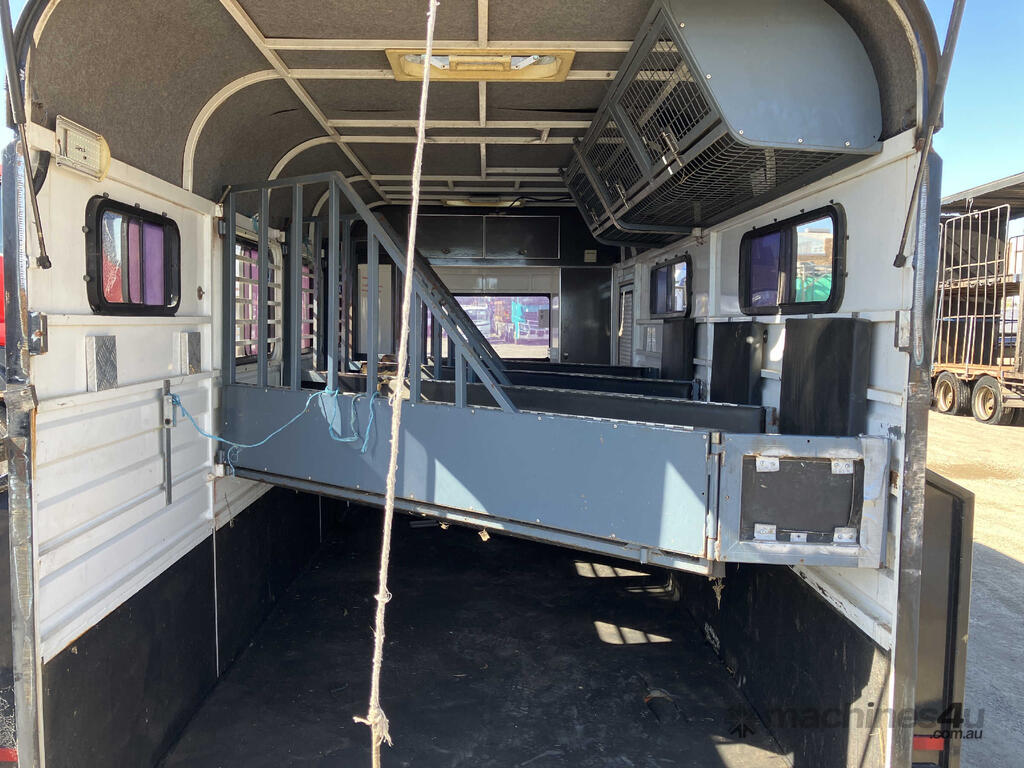 Buy Used 2018 Peaceland 2018 Peaceland Horse Float Trailers (1199187)