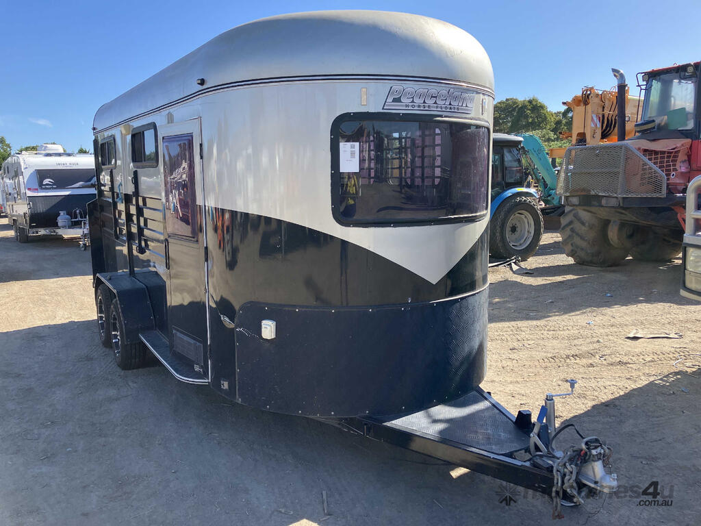 Buy Used 2018 Peaceland 2018 Peaceland Horse Float Trailers (1199187)