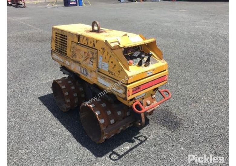 Buy Used stone Stone Bulldog Dog Trailer in , - Listed on Machines4u