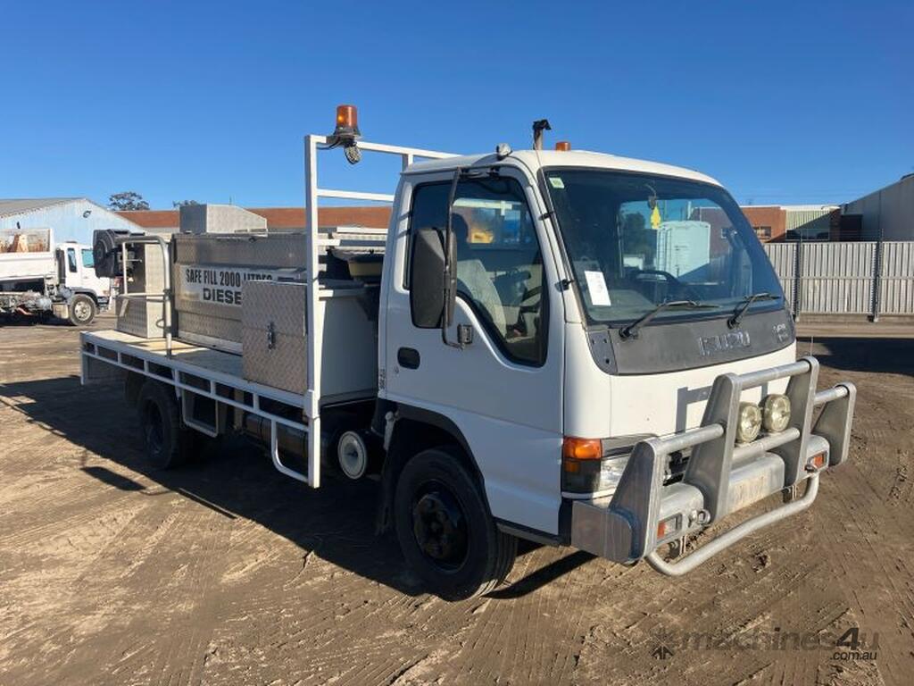 Buy Used 2004 Isuzu N3 NPR Pantech Truck in , - Listed on Machines4u