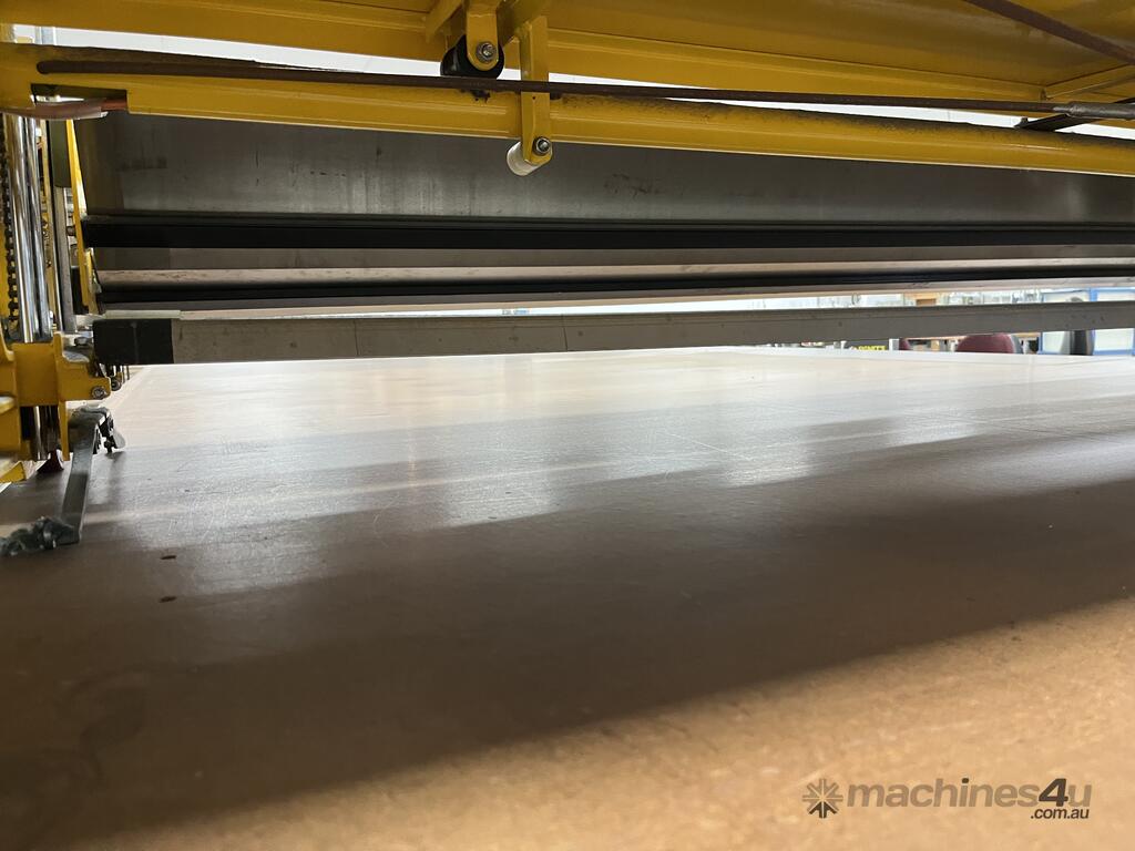 Used The Stud Mark II Cloth Spreader (1147988)