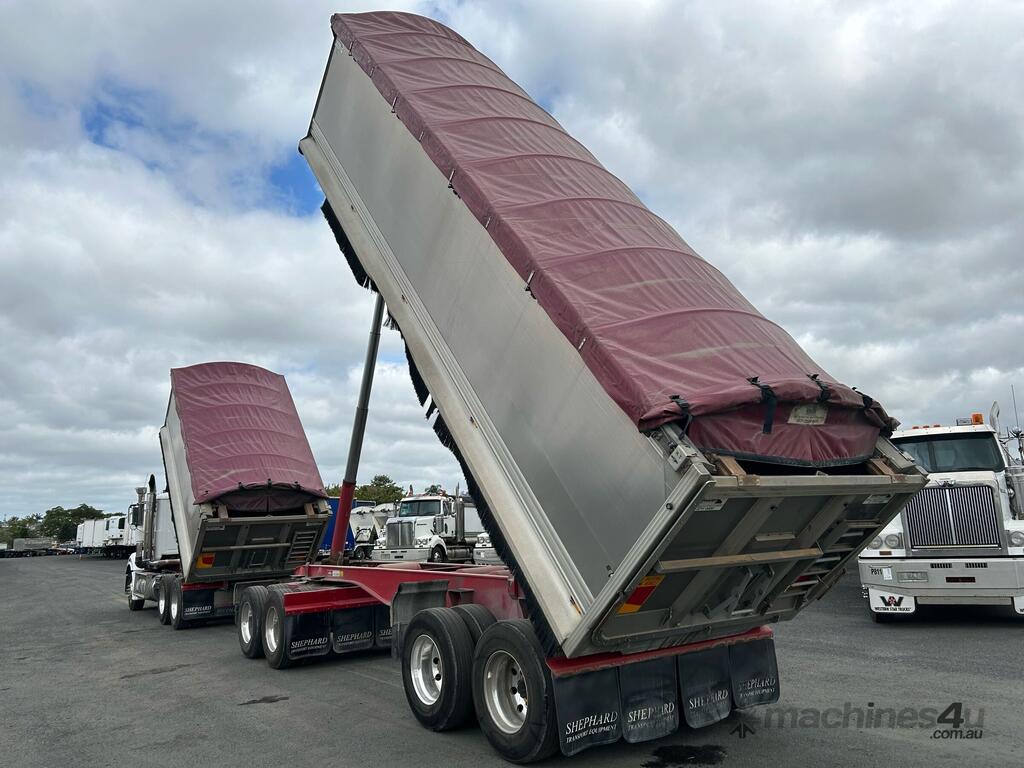 Buy Used 2019 trident 2019 Mack Trident Tipper Quad Dog Combination Trucks (1182688) - Listed on ...
