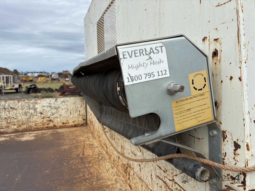 Buy Used 2010 mitsubishi fuso FIGHTER FK600 Tray Truck (1201188)