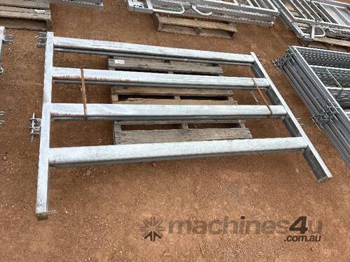 Used 2 x PORTABLE PANELS 4 RAIL 1590H x 2100W Fencing in , - Listed on ...