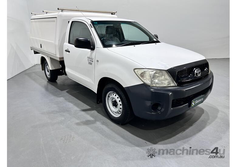 Buy Used 2009 Toyota 2009 Toyota Hilux Workmate Petrol Utes in ...