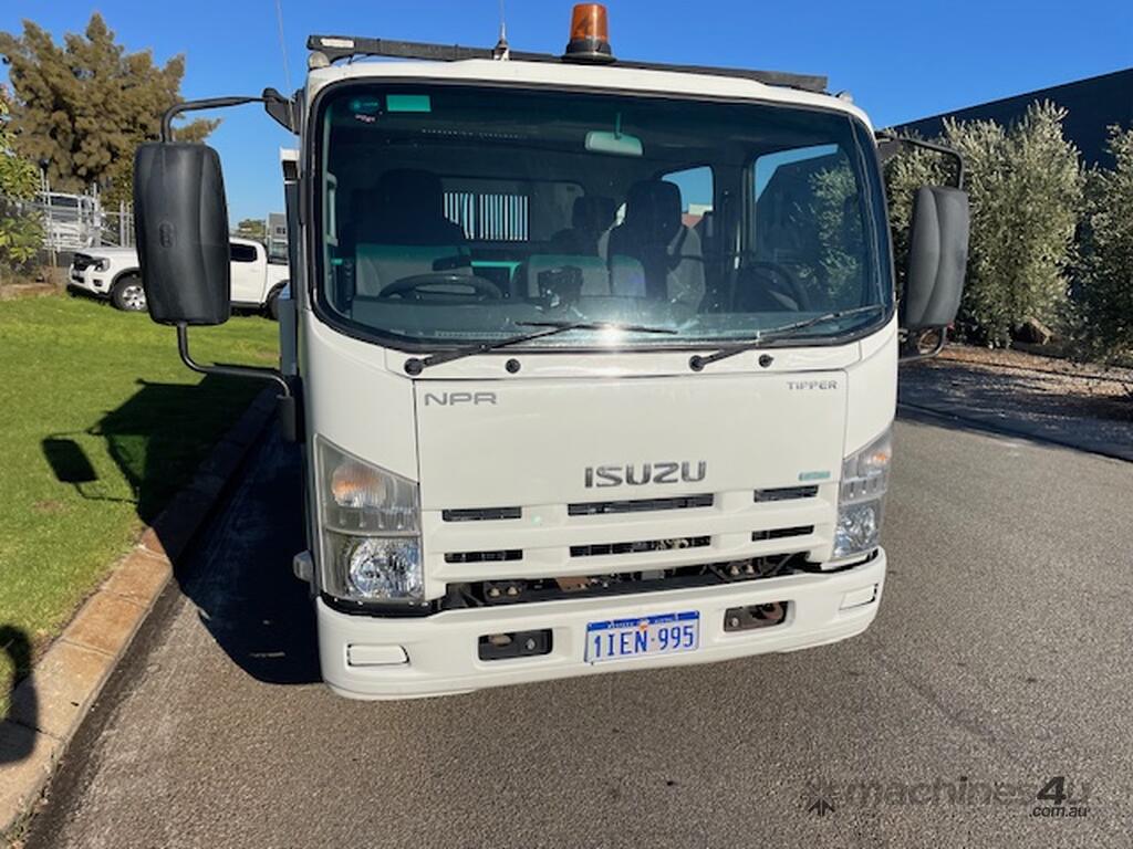 Buy Used 2011 Isuzu Tipper Tipper Trucks in MALAGA, WA