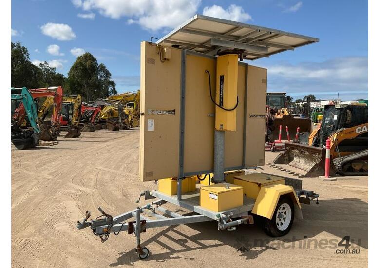 Buy Used 2011 Safe Roads 2011 Safe Roads F1504001C Single Axle Sign ...