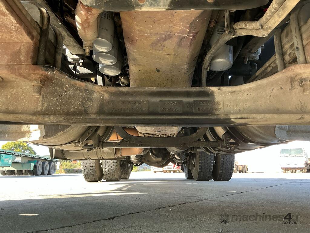 Buy Used 2016 trident 2016 Mack Trident Prime Mover Trucks (1148389) - Listed on Machines4u