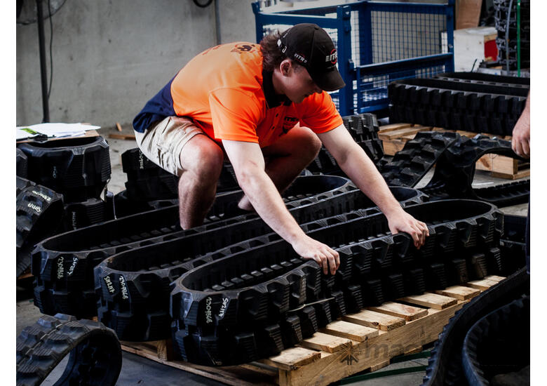 NEW 2020 ITR RUBBER TRACKS TO SUIT YANMAR VIO45-5B rubber tracks in ...