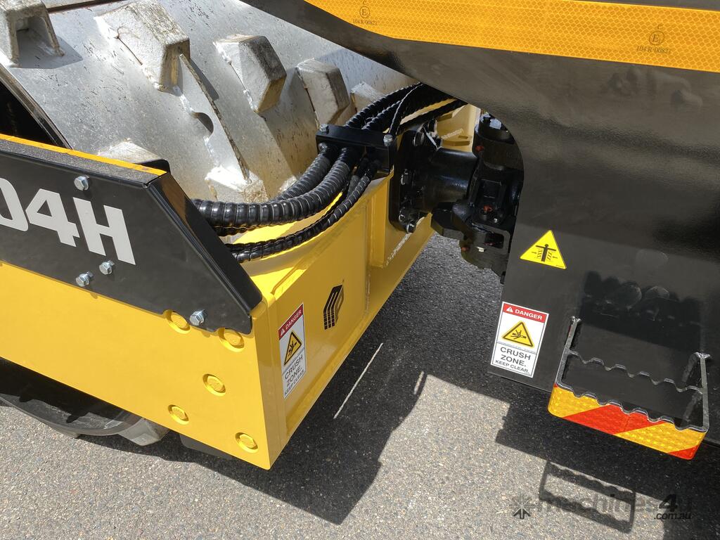 New 2023 multipac New Multipac 104H Roller with Dozer Blade Single Drum ...