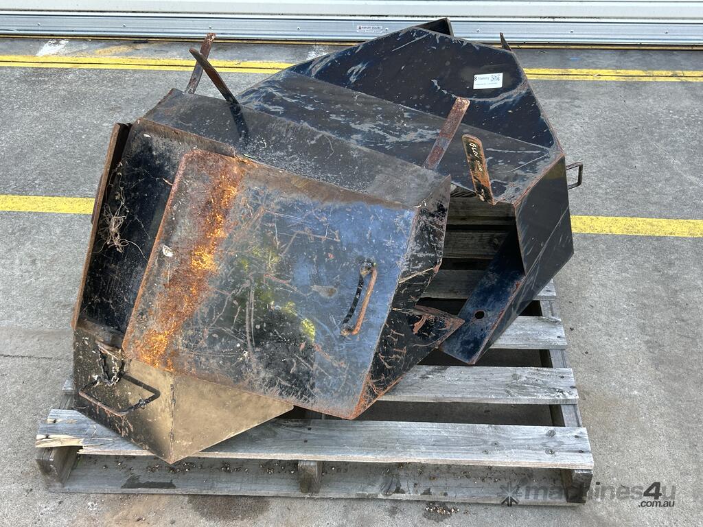 Used 2x Steel Hoppers Damaged Hopper Loaders in , - Listed on Machines4u