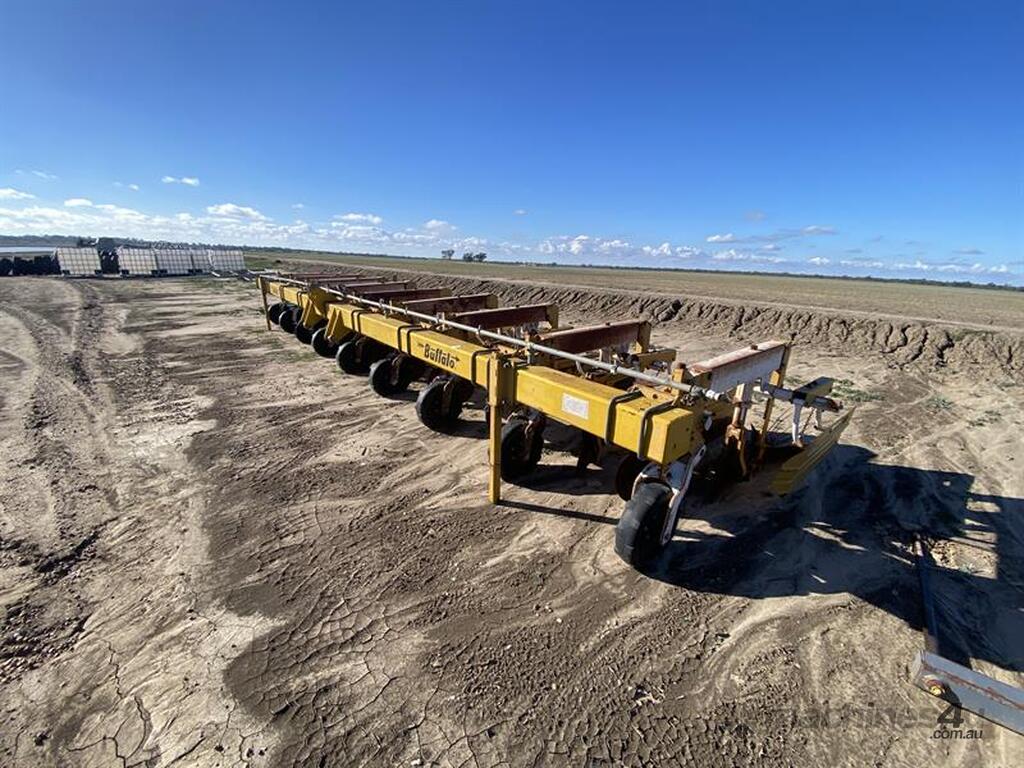 Used buffalo 8 Meter Buffalo in-row cultivator (1115809)