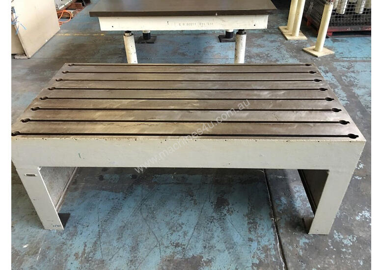 Used solid cast iron Tee Slot Table Solid Cast Iron Welding Work ...