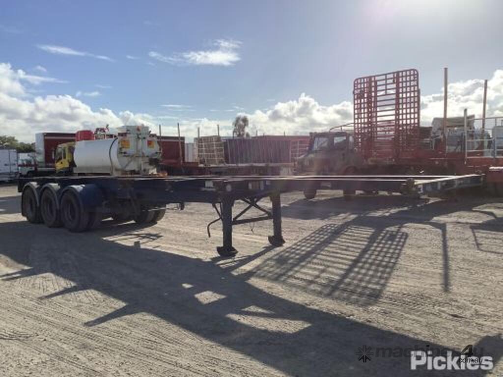 Buy Used krueger ST3-38 Flat Top Trailer in , - Listed on Machines4u