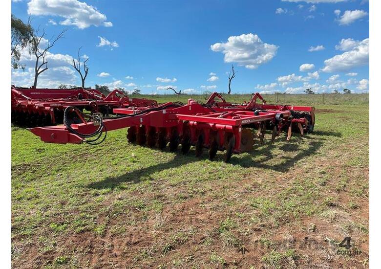 Used horsch Horsch Tiger 4MT Starr Tractors in , - Listed on Machines4u