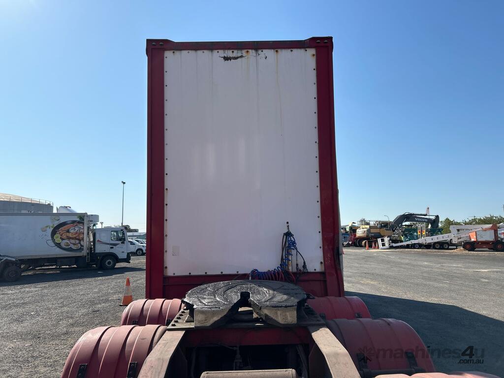 Buy Used 2004 barker HEAVY DUTY TRIAXLE Tipper Trucks (1161690)