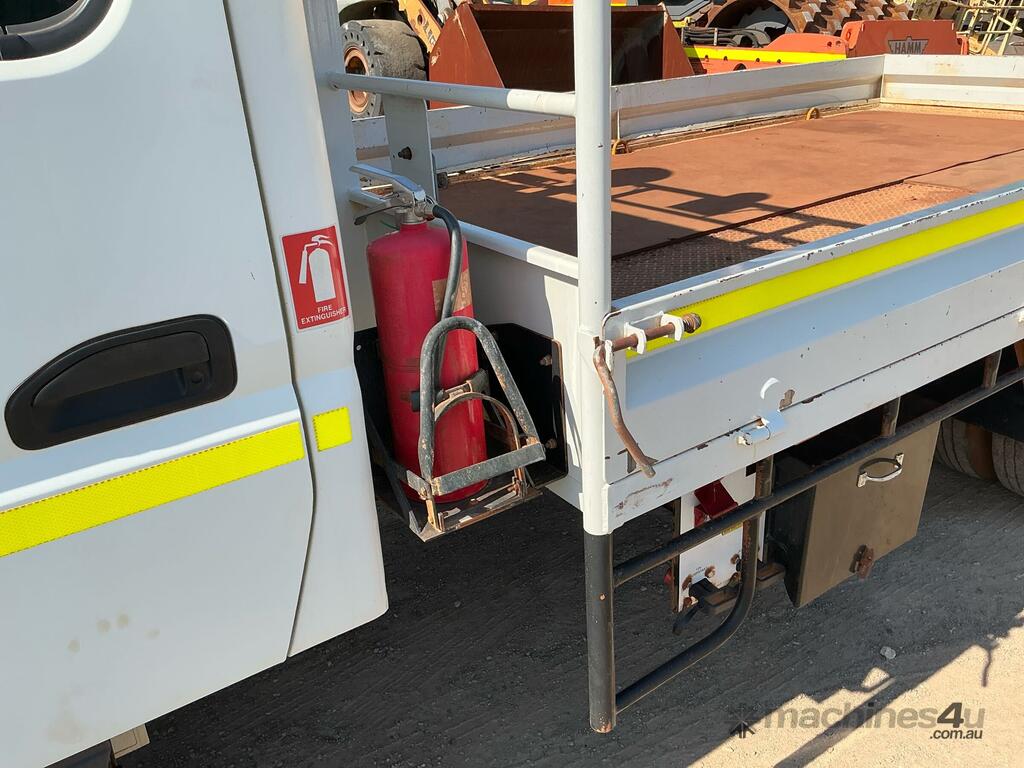 Buy Used 2022 mitsubishi fuso Canter 815s Wrecking 3-4 Tonne Trucks ...