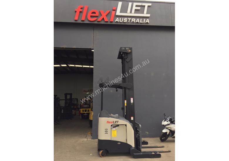Used 2012 Crown RR5200 Reach Trucks in , - Listed on Machines4u