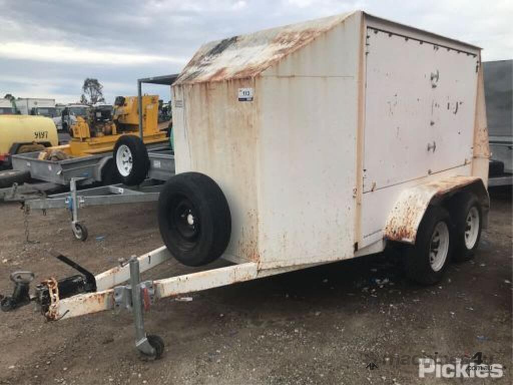 Buy Used classic trailers 2002 Classic Trailers Enclosed Petrol Wood ...