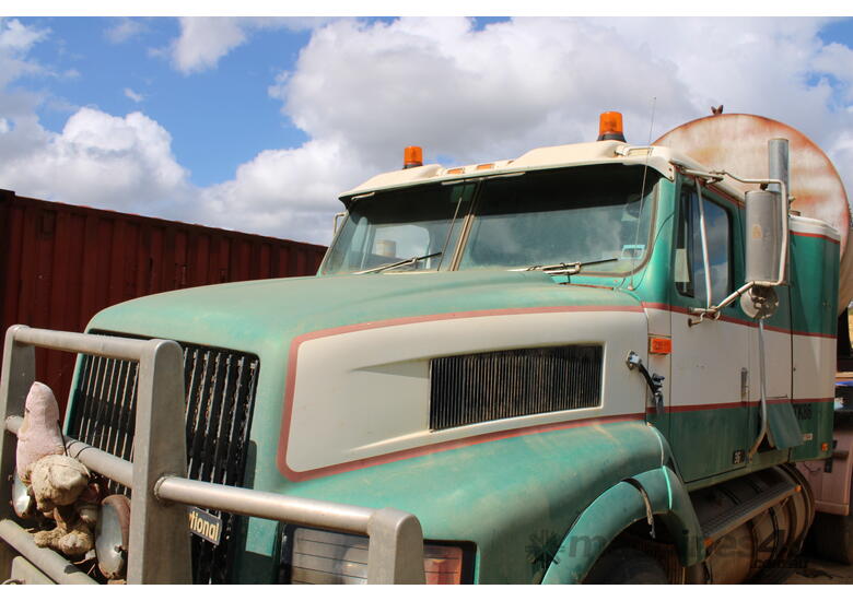 Buy Used 1995 international 1995 INTERNATIONAL PRIME MOVER Tanker ...