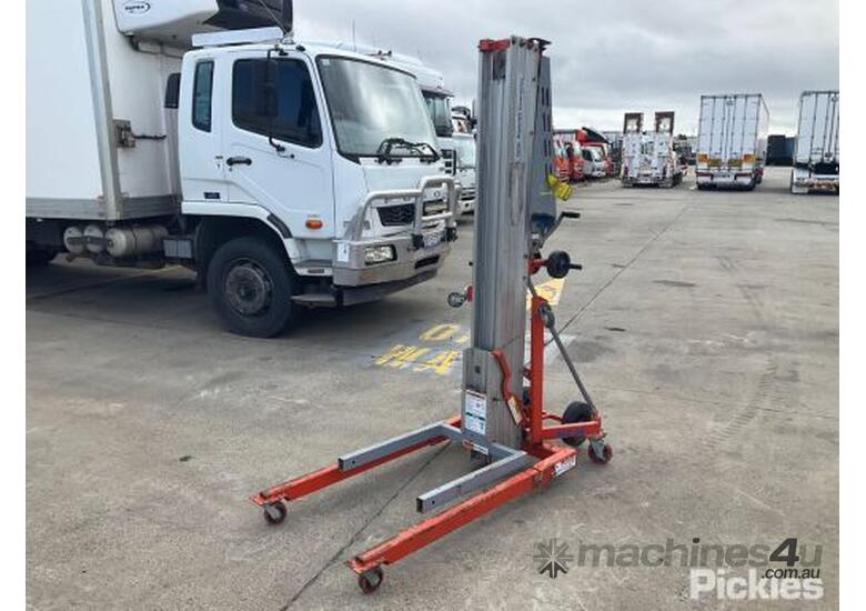 Used 2013 Genie 2013 Genie SLC-18 Material Handler Duct Lifter in ...