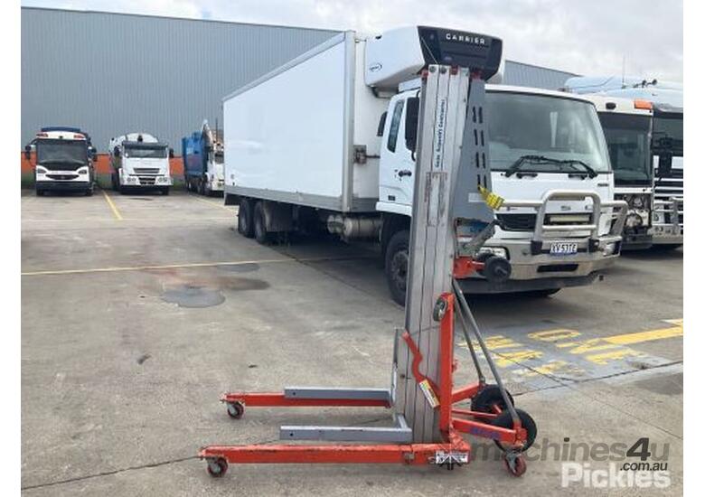 Used 2013 Genie 2013 Genie SLC-18 Material Handler Duct Lifter in ...