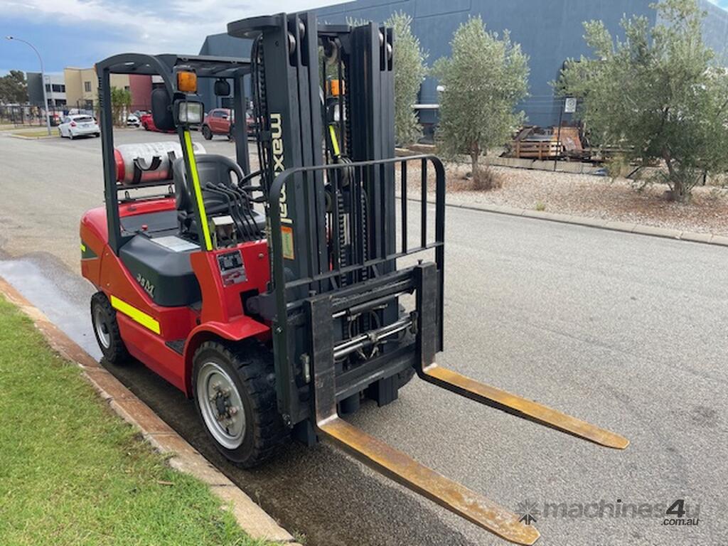 Used 2022 Forklift Forklift Maximal 3 5 Tonne Gas 577 hours Fork ...